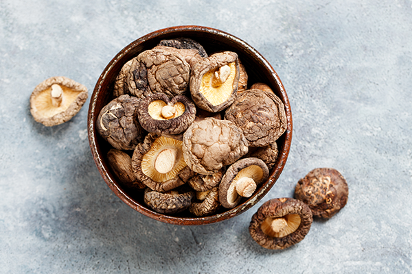 Guide to Shiitake Mushrooms | Benefits & Side Effects | H&B