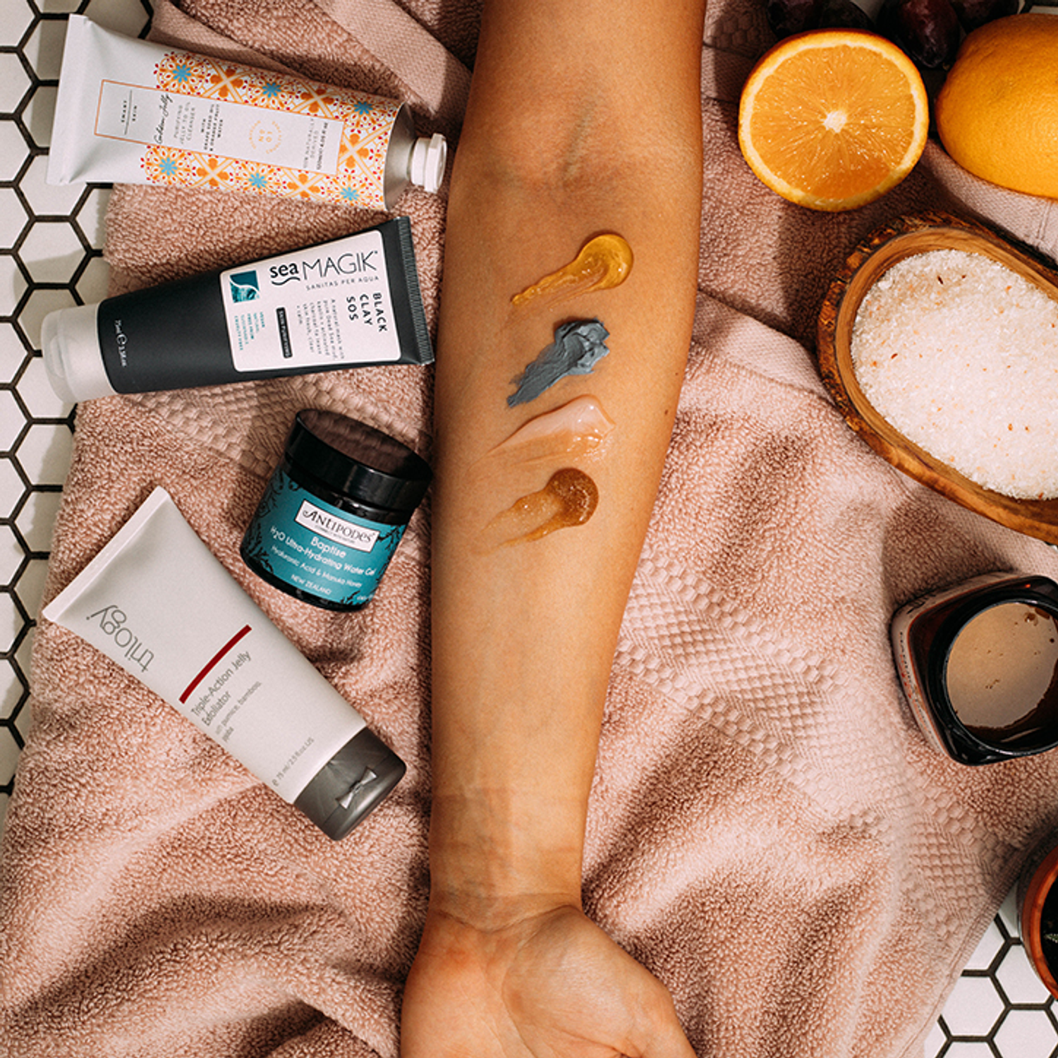 Sea Magik - Black Clay SOS | Holland & Barrett